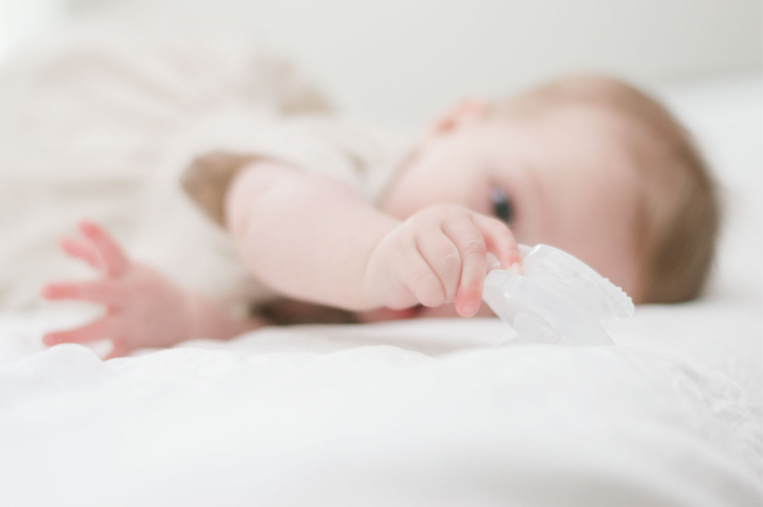 Nippii | Baby teething relief | Freezable silicone teether pacifier ...